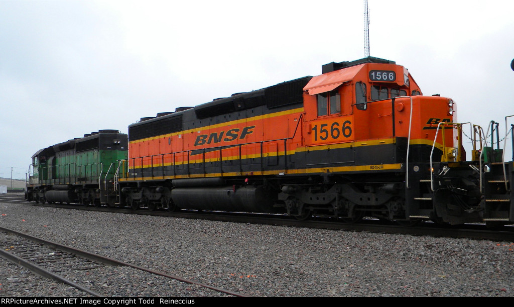 BNSF 1566
